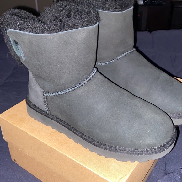 UGG | Shoes | Ugg Arielle Boots Black Bow | Poshmark